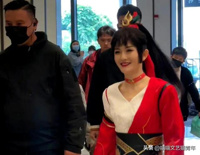 Xie Na, Zhao Liying, Chen Qiaoen Variety Show Photos Reuters! Zhao ...