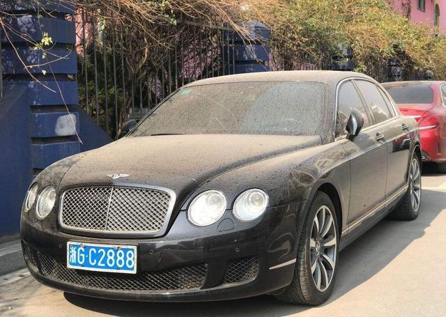 How many kilometers does a private car run in a year without losing ...