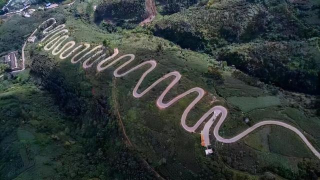It's magnificent, China has another highway against the sky, 6.3 ...
