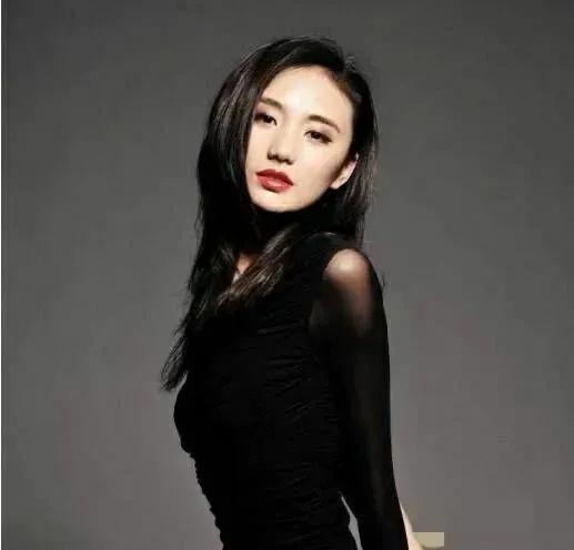 Li Yapeng's new girlfriend, Hai Ha Jinxi, is a model and actor, with a ...