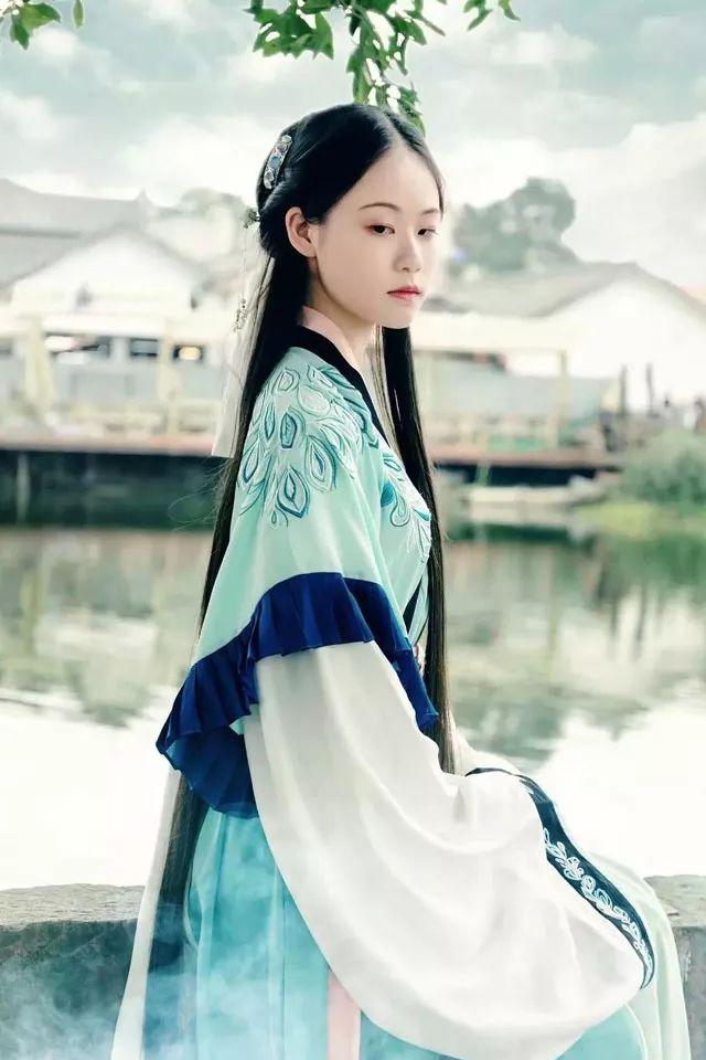 Man Ting Fang·Love is a lamp - iNEWS