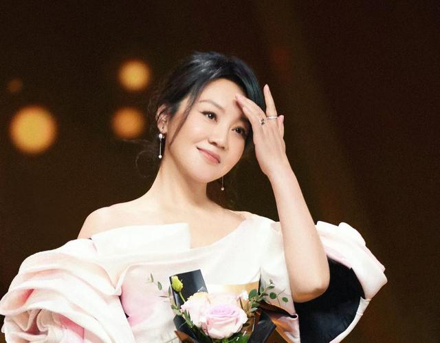 Yan Ni Qiangwei blooms so beautifully, and her sister is also blooming ...