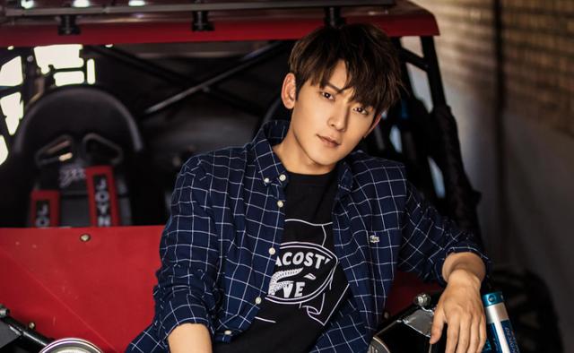 Artist Chen Xiang is busy with live broadcasts, his body is fat and his ...