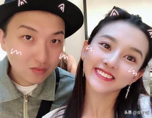 Song Zuer started to fall in love?The man is Mr. Bao, a fashion blogger ...