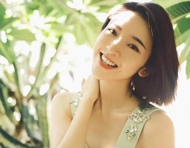 Cherry girl Tang Yixin, in addition to the envy of her love, the netizens also have a charming ...
