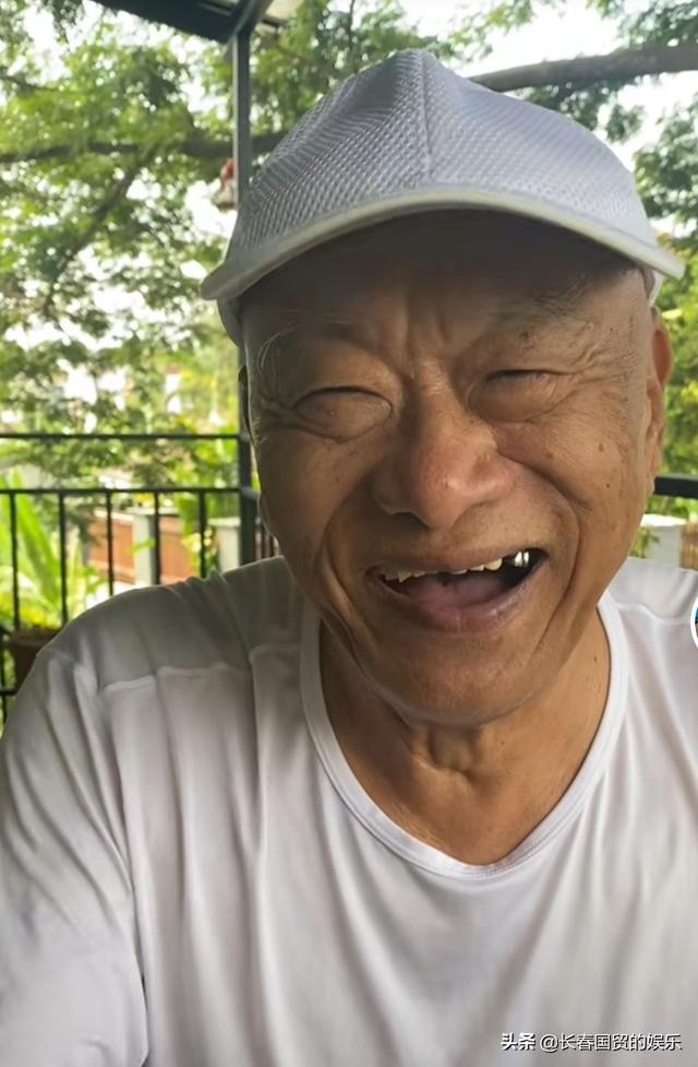 A recent photo of 77-year-old host Ling Feng exposed - iNEWS