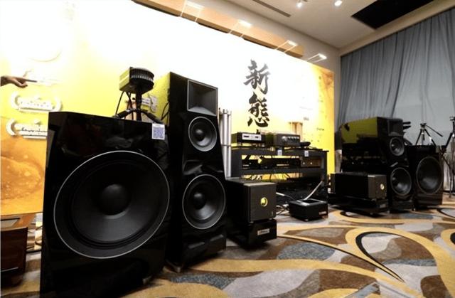 Grand Prix Audio Monaco V3.0 Vinyl Turntable - iNEWS