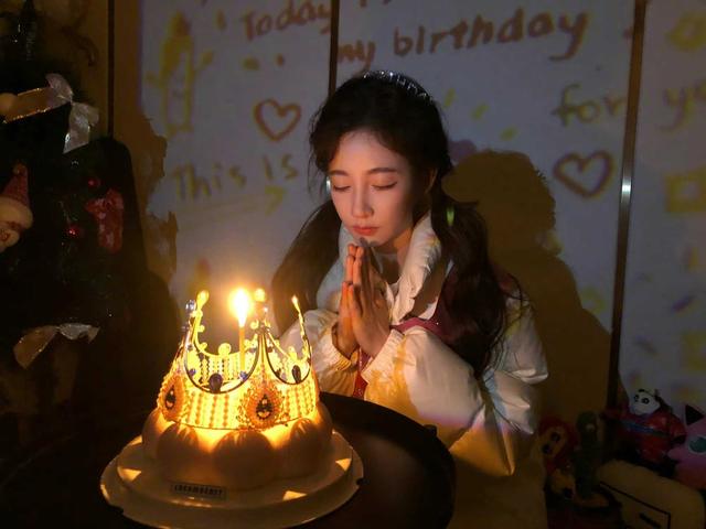 Feng Timo's singing scene is beautiful and moving, elegant and noble ...