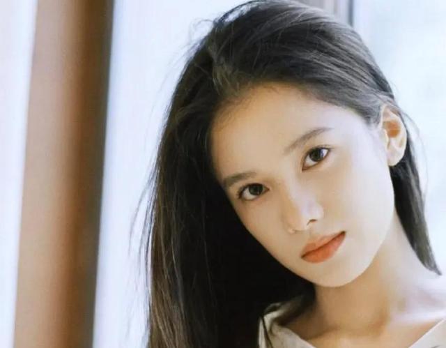 Yu Zheng said he didn't know Zhang Jingyi, causing controversy - iNEWS