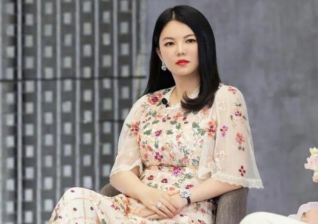 At the age of 47, she has become a winner in life. Li Xiang announced ...