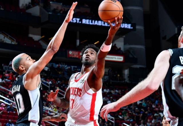 Great career can be expected!Eason scored a double-double, Smith 21+8 ...