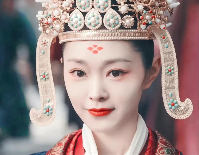 "Wind from Luoyang" Song Yi: became popular at the age of 26, only ...