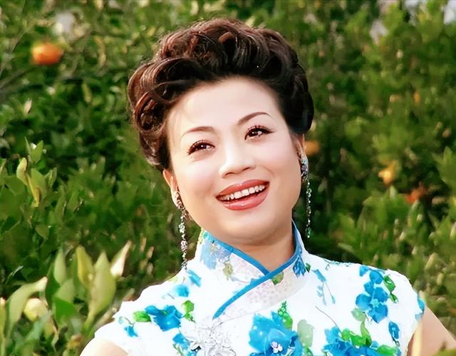Folk song queen Zhang Ye, 54-year-old unmarried and childless, has an ...