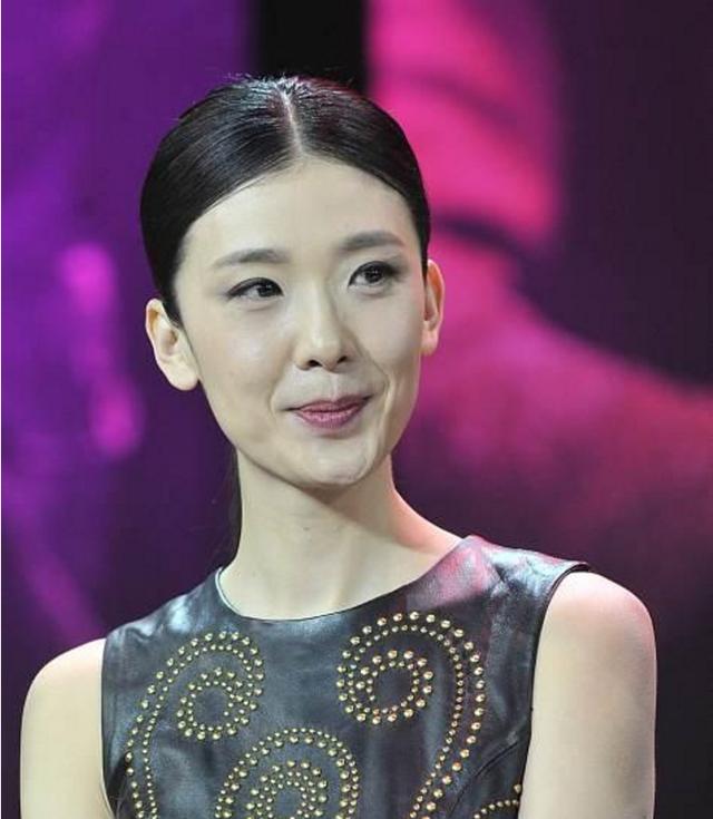 She is beautiful and 1.82 meters tall, but no one dares to "take a show ...