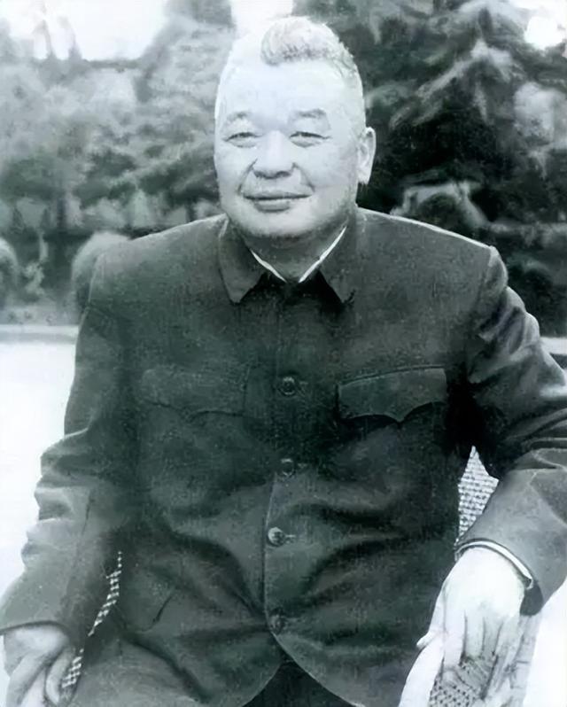 Qin Jiwei, commander of the Kunming Military Region, came to visit Chen ...