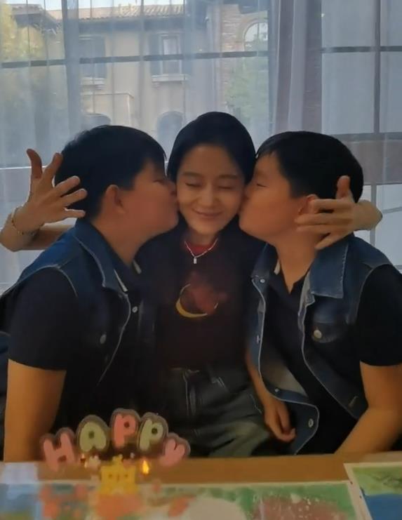 Wang Yuanke and Wang Yu celebrated the twin sons' birthdays together ...