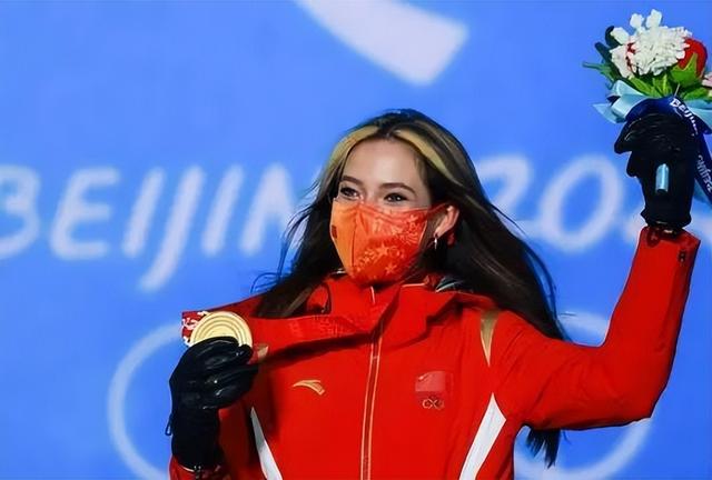 Celebrity potential!Gu Ailing had an in-depth exchange with the third son of the LV family, and ...