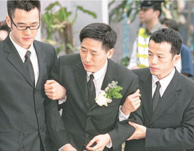 On the day of Leslie Cheung's death: the traces of the scene were not erased overnight, and 6 ...