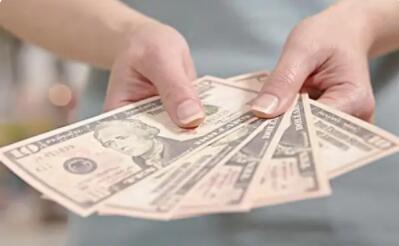 Marrying an American actress who is 39 years older, and inheriting 7 ...