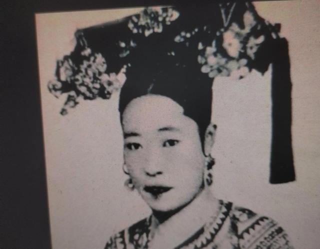 Empress Dowager Longyu's heartache - iNEWS