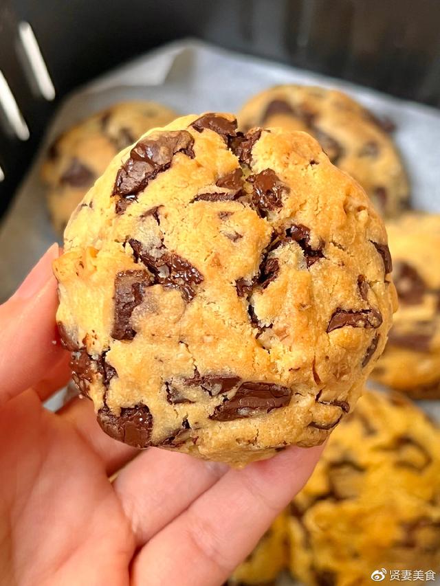 Super delicious New York soft cookies, crispy on the outside and soft ...