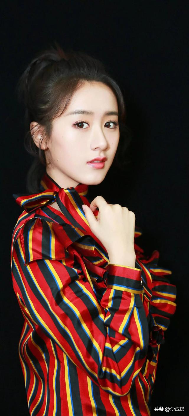 The beautiful Yuan Bingyan - iNEWS