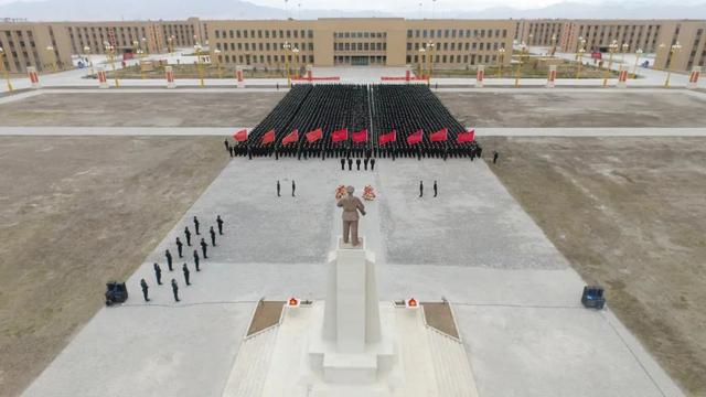 Seventy years, Qiu Shaoyun never left - iNEWS