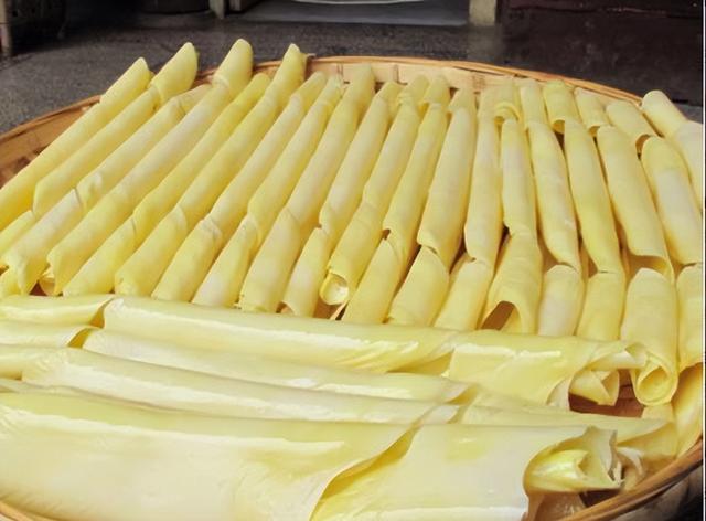 One of Dali's delicacies - milk fan - iNEWS