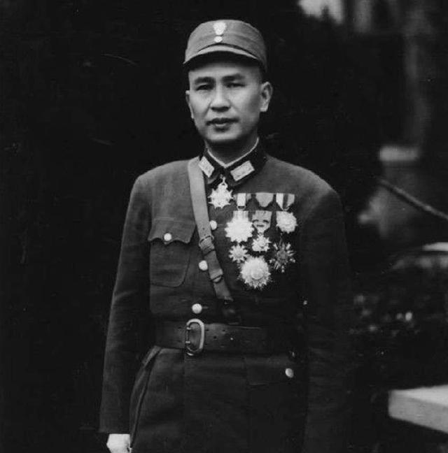 Liu and Deng's army marched into the Dabie Mountains. Enemy ...