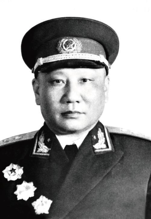 Founding General Tang Liang: His original wife went to the hospital and ...