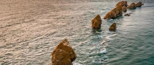 What is the dividing line of the four oceans? - iNEWS