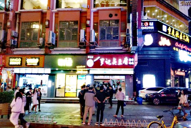 Fire Palace, there are also these traditional famous food restaurants ...