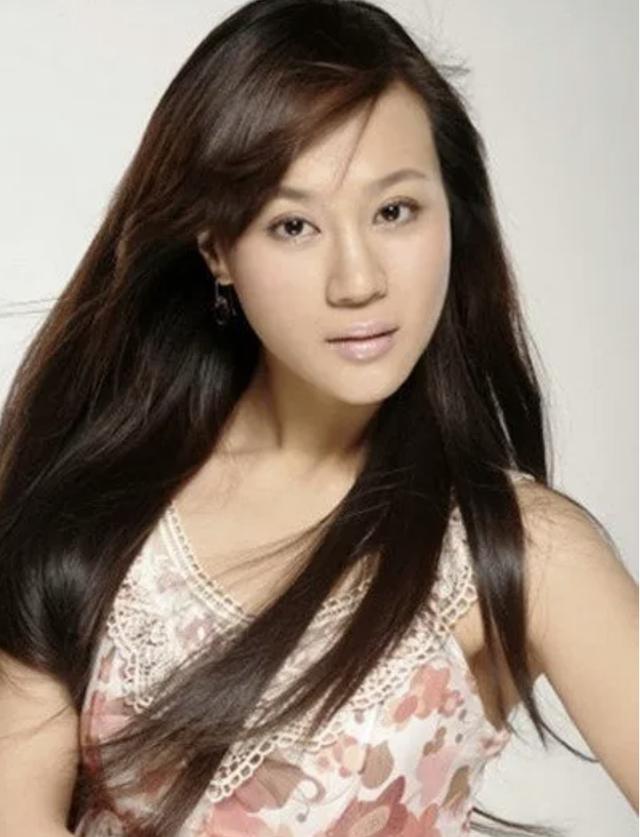 Gao Xiumin's daughter Li Xuan: lost her father as a teenager, lost her ...