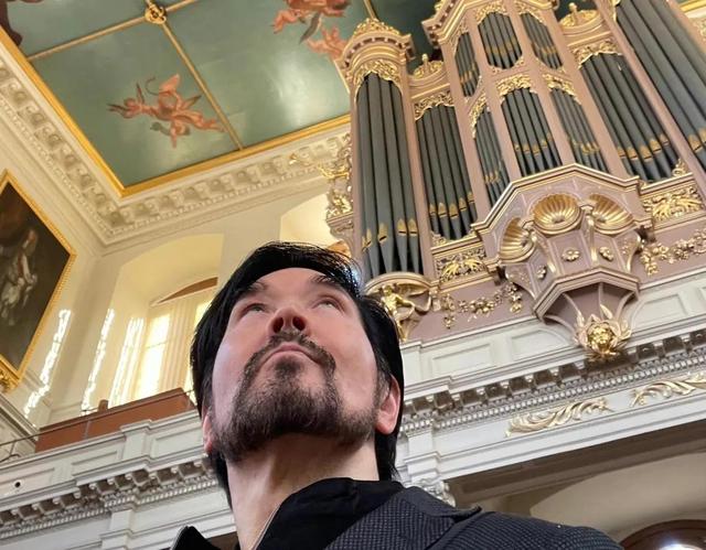 Singer Fei Xiang said that he participated in the Art Song Festival at ...