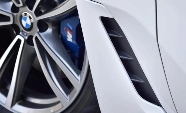 Face-slapping keyboard man, BMW won the championship again - iNEWS