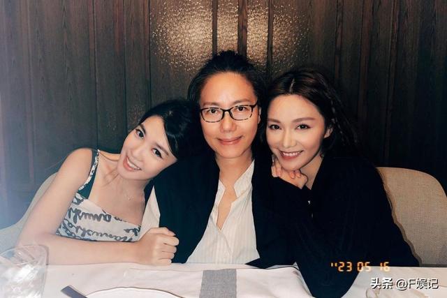 Tang Luowen shared a sweet photo with her mother and sister: three ...