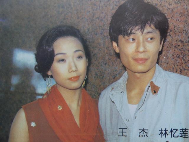 Perfect combination of gorgeous voice with Wang Jielin and Lin Yilian's classic duet "Gentle You ...