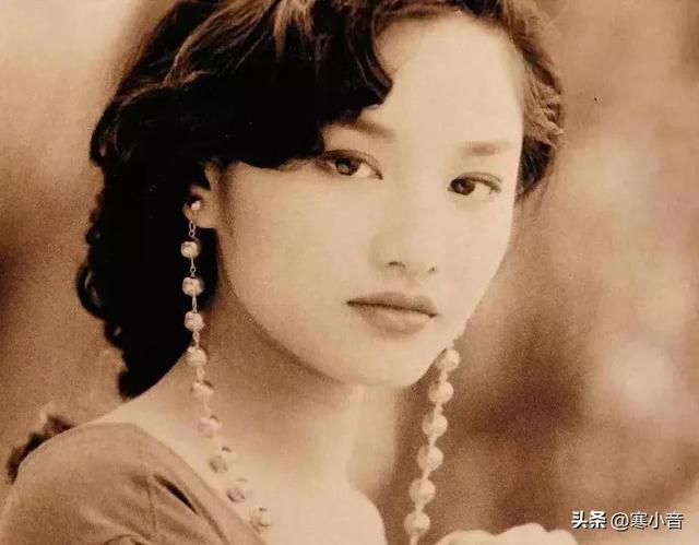 "Legs" Qu Ying: It's not just legs that kill us in seconds, but also ...