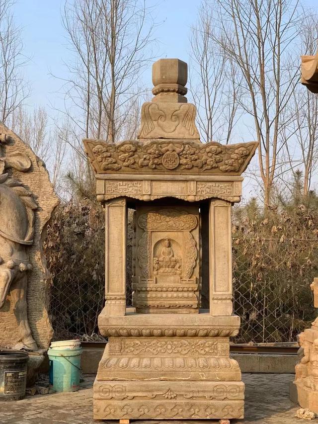 Bluestone hollowed out four-sided pagoda is 2.8 meters high, the base is 1.1 meters wide, and ...