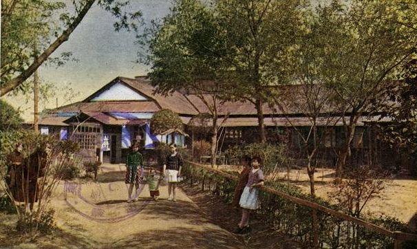 An old photo of Tanggangzi Hot Spring in Anshan in 1927 - iNEWS