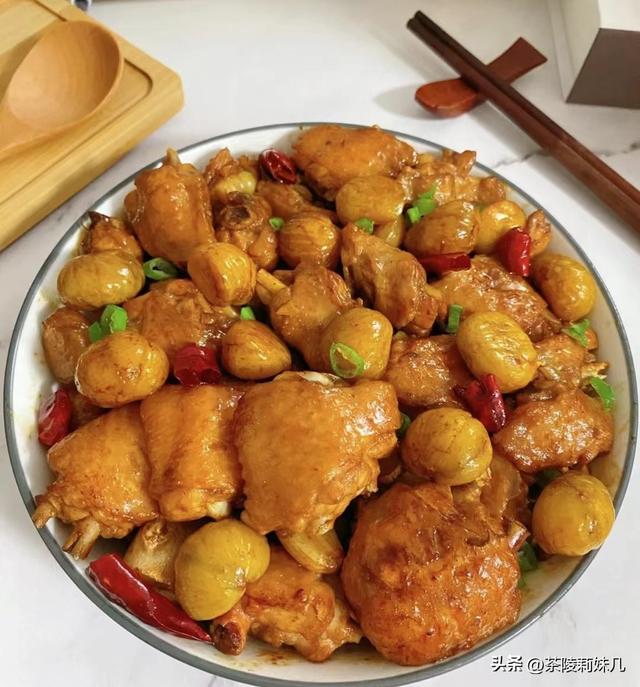 How to make chestnut braised chicken?Teach you to learn in 2 minutes ...
