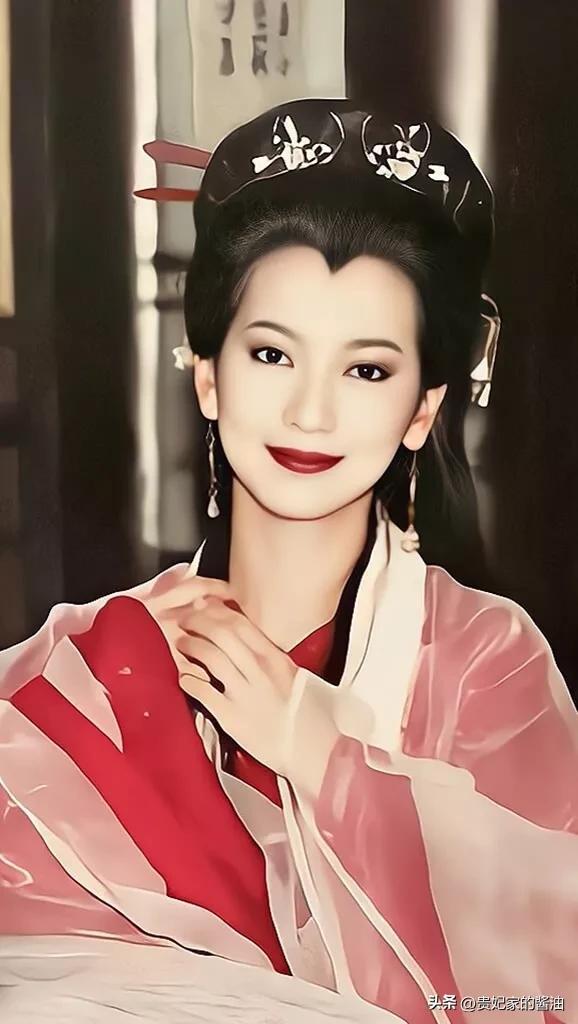 Zhao Yazhi as Bai Suzhen - iNEWS