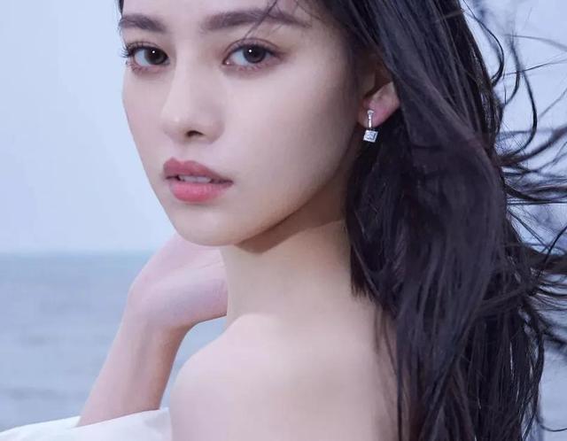 Full screen picture of Zhang Yishang - iNEWS