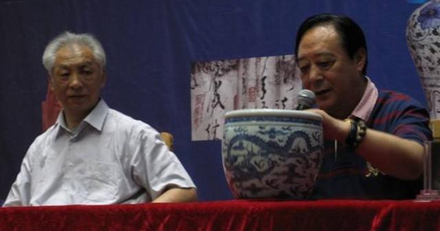 The poor little brother brought an egg jar to see treasures, and ...