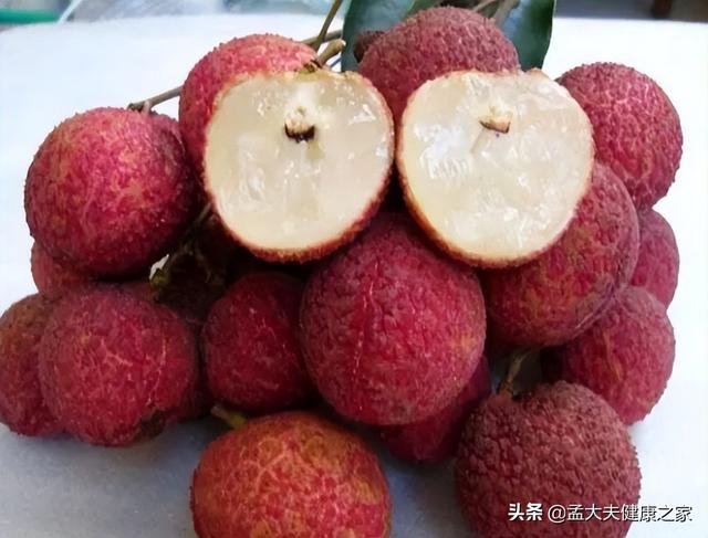 Eating lychees like this is eating insects?Netizen: The hand is ...