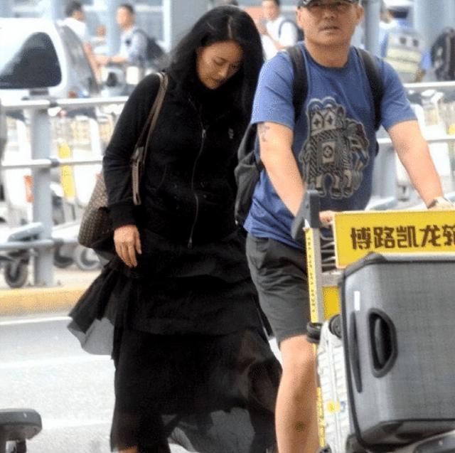 Naying's tulle dress is so beautiful, and her rich husband Meng Tong ...