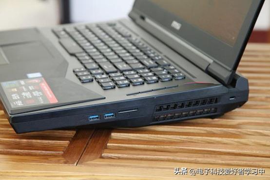 Two brainless designs for notebooks - iNEWS