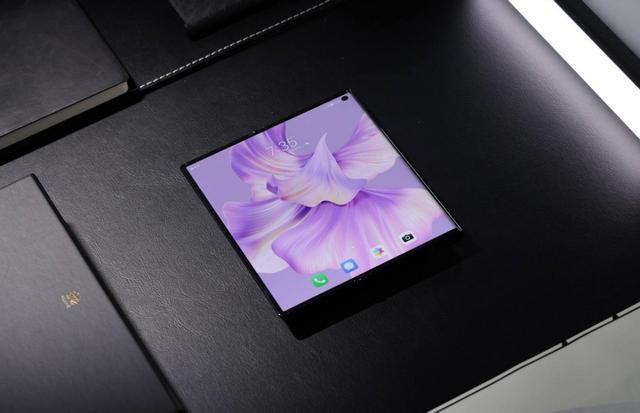 These hard-core features are just off the hook!Huawei Mate Xs 2's large ...