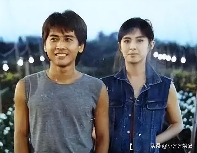 She accompanied Qi Qin for 15 years, still unmarried at the age of 55 ...