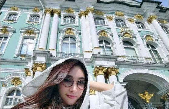 She is a real princess of the Qing Dynasty. She has never acted in a ...